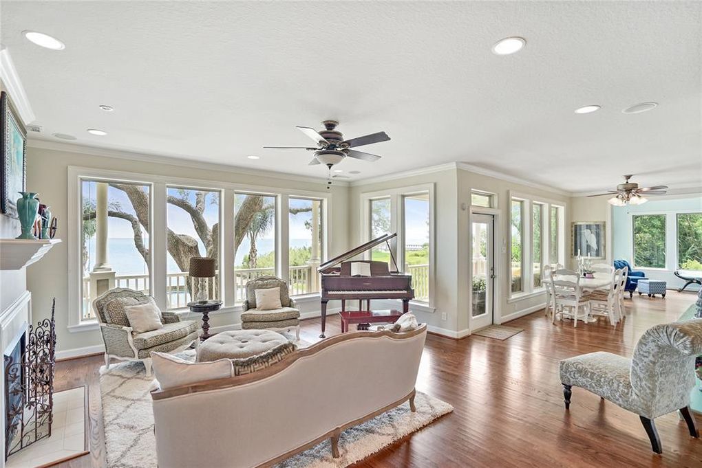 4 Amazing Homes on the Market with Waterfront Views - Haven Lifestyles