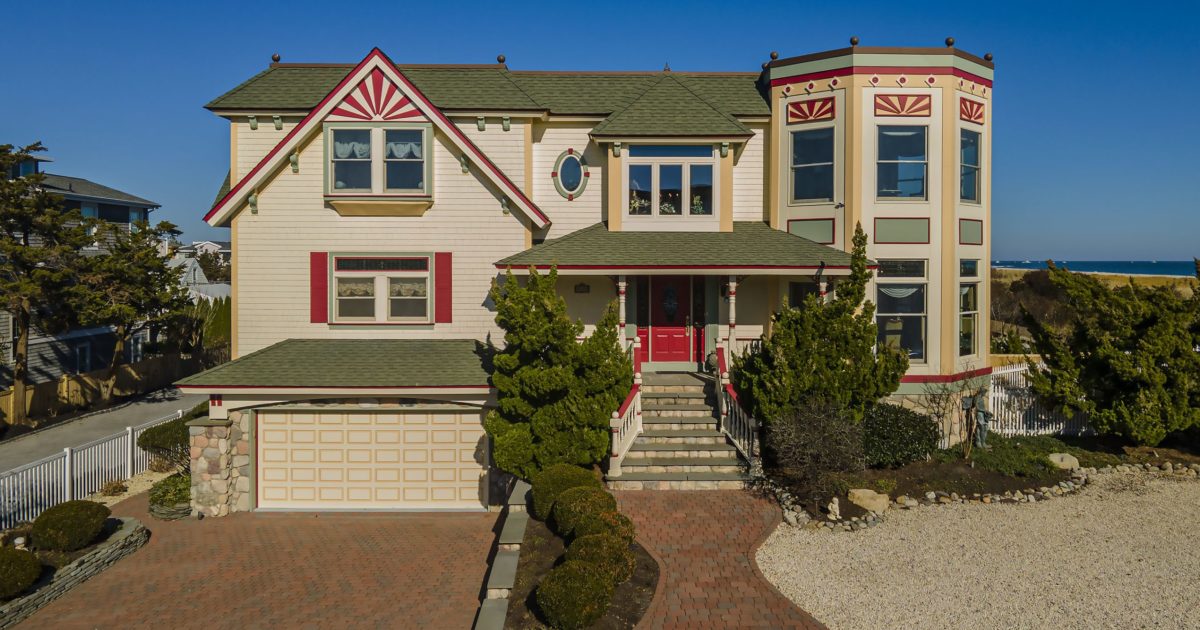 4 Beautiful Homes on the Market with Unbelievable Views - Haven Lifestyles