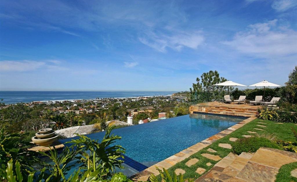 5 Houses On The Market with Breathtaking Ocean Views - Haven Lifestyles