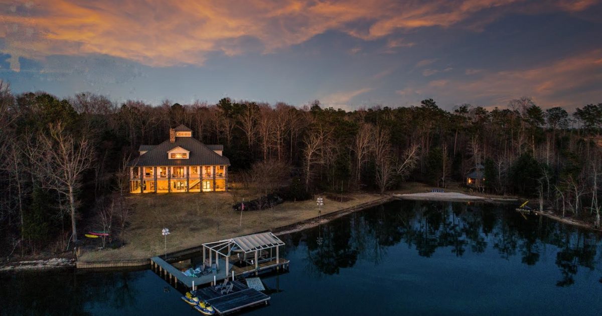 6 Impressive Homes On The Market with Amazing Views - Haven Lifestyles