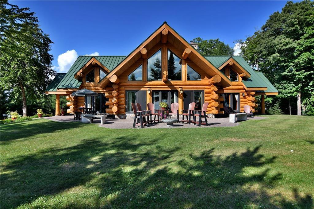 10 Luxurious Log Cabins On The Market - Haven Lifestyles