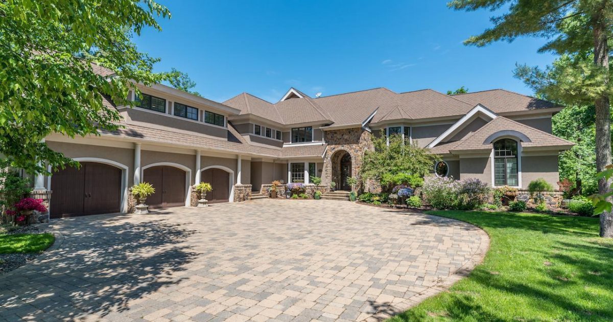 7 Beautifully Sprawling Homes On The Market - Haven Lifestyles