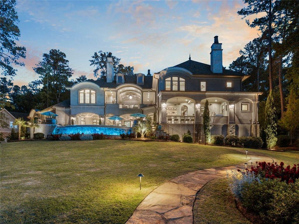 10 Stunning Homes On The Market with Breathtaking Views - Haven Lifestyles