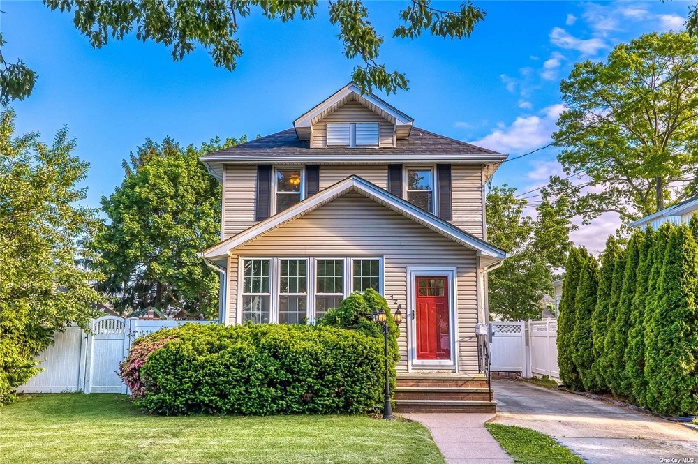 7 Charming Homes On The Market with Modern Amenities - Haven Lifestyles