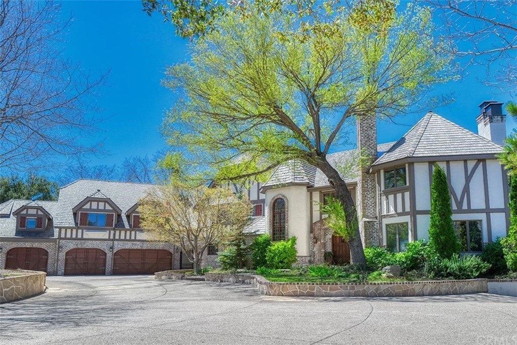 10 Stunning Estates On The Market - Haven Lifestyles