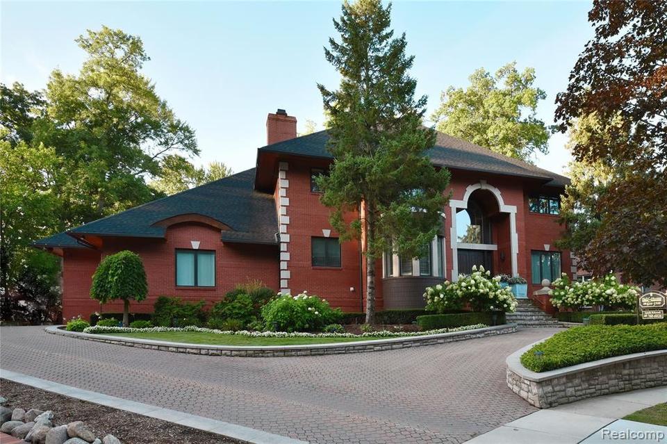 These Detroit Suburbs Provide Picturesque Neighborhoods and Small Town ...