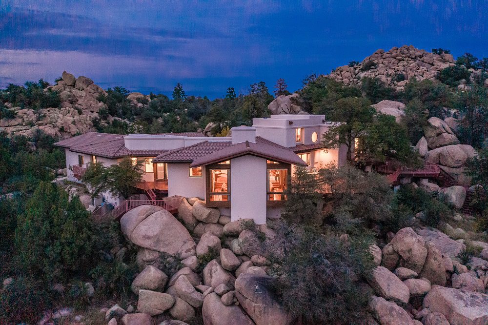 7 Homes On The Market With Incredible Views - Haven Lifestyles