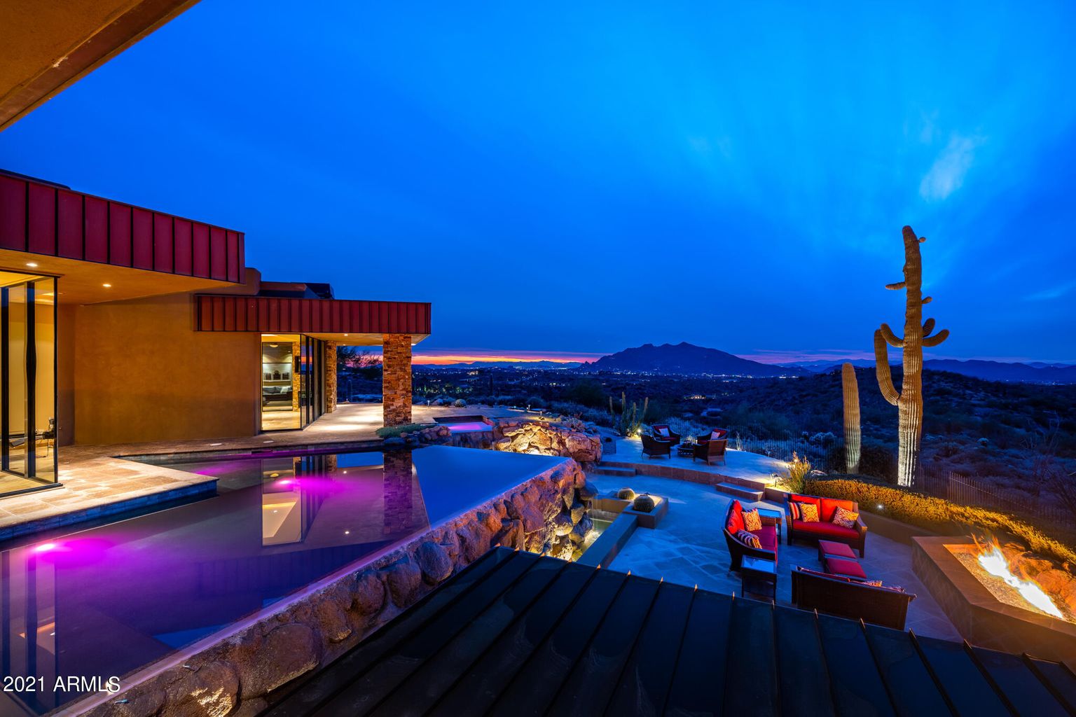 4 Beautiful Homes On The Market With Breathtaking Views - Haven Lifestyles