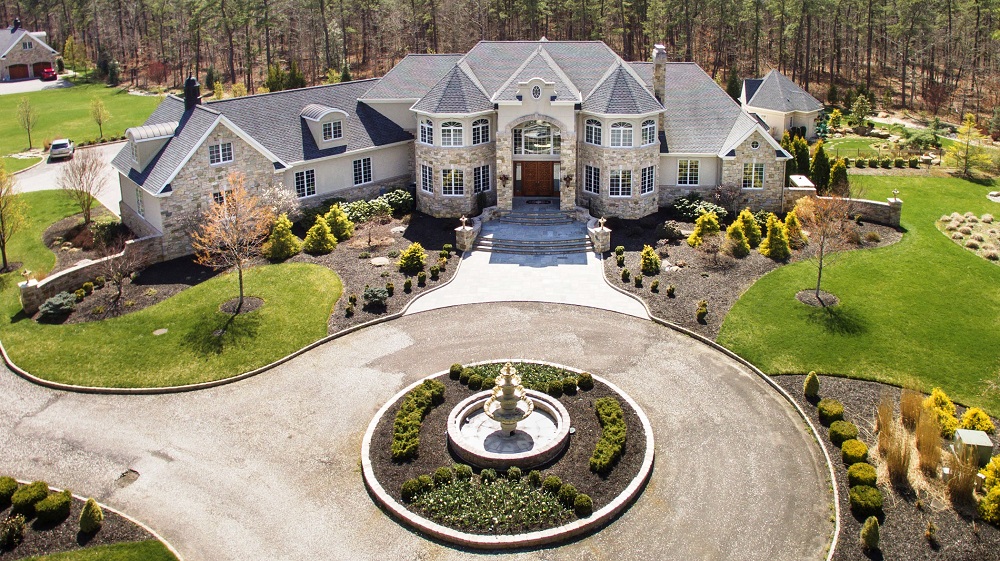 9 Extraordinarily Lavish Estates On The Market - Haven Lifestyles