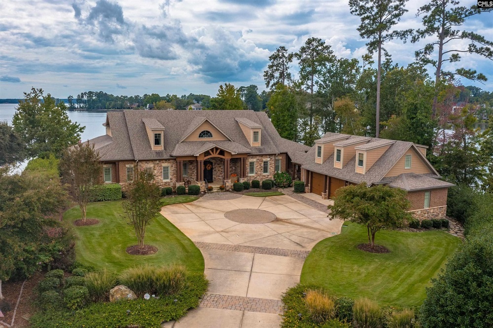 7 Incredible Lakefront Properties On The Market - Haven Lifestyles