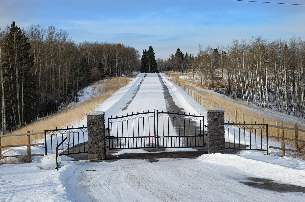 5 Impressive Properties On The Market With At Least 3 Acres of Land ...