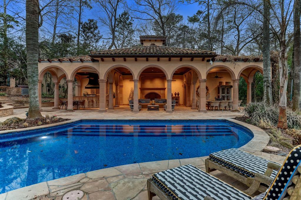10 Extremely Lavish Homes On The Market - Haven Lifestyles