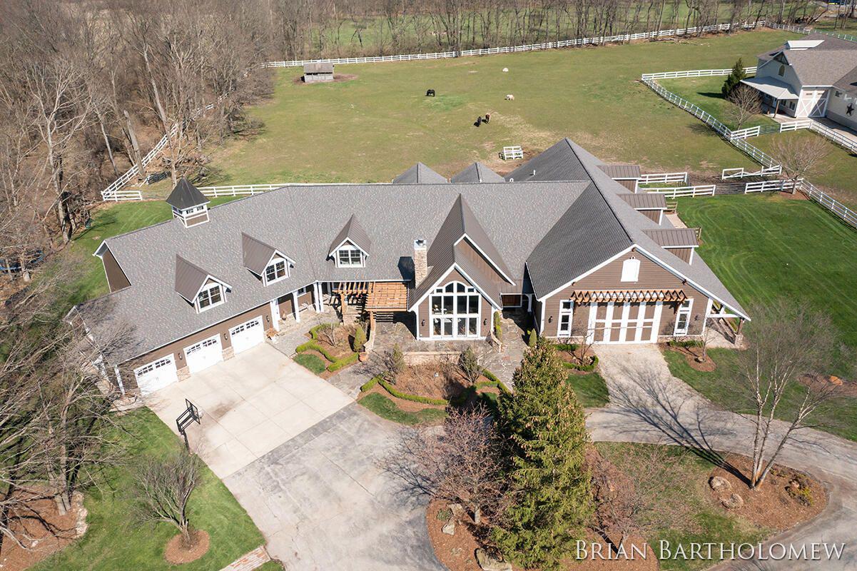 A Sprawling Equestrian Estate within a Gated Community - Haven Lifestyles