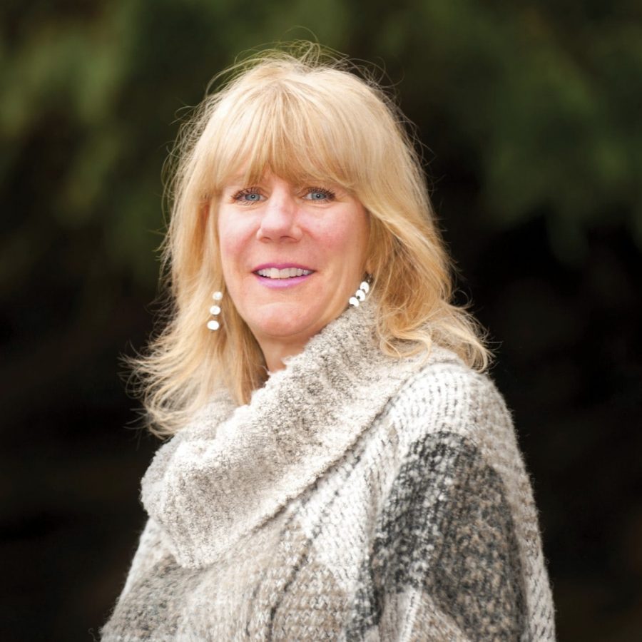 8 Gorgeous Waterfront Homes On The Market - Haven Lifestyles