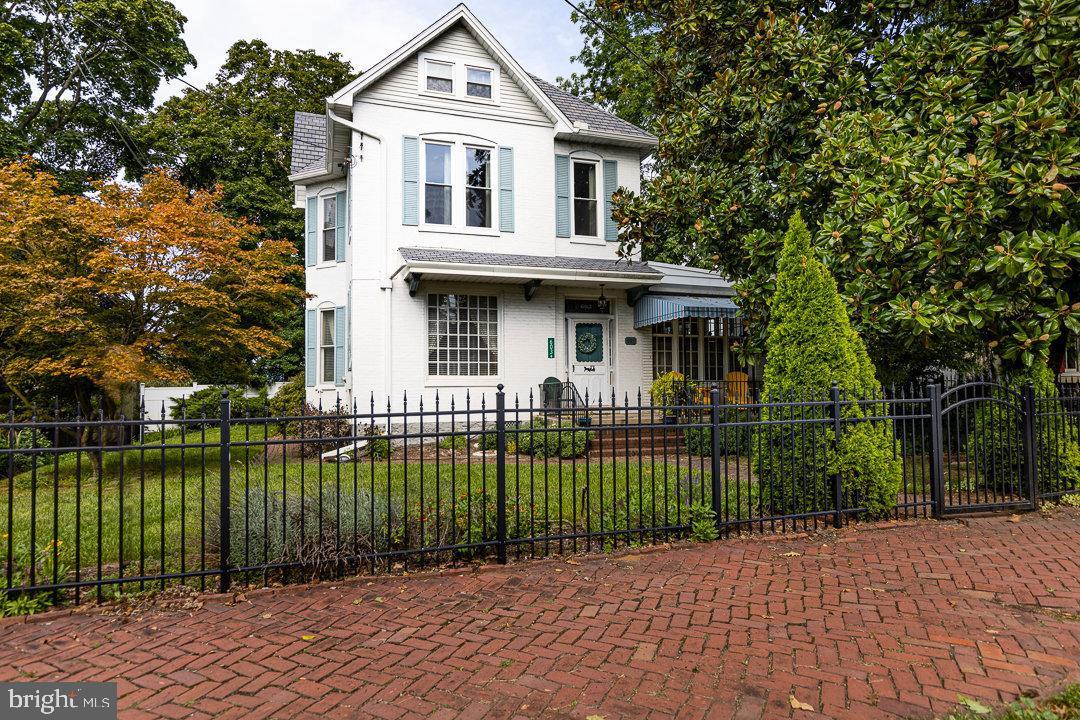 9 Victorian and Colonial Homes on the Market - Haven Lifestyles