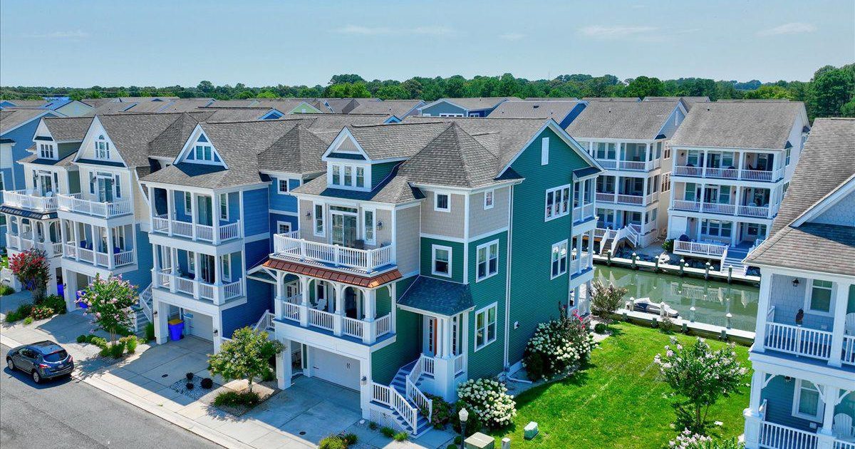 10 Magical Waterfront Estates - Haven Lifestyles