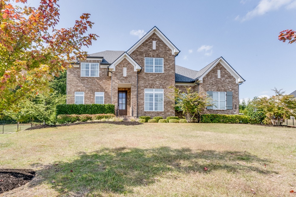 11 Cozy Homes on the Market - Haven Lifestyles