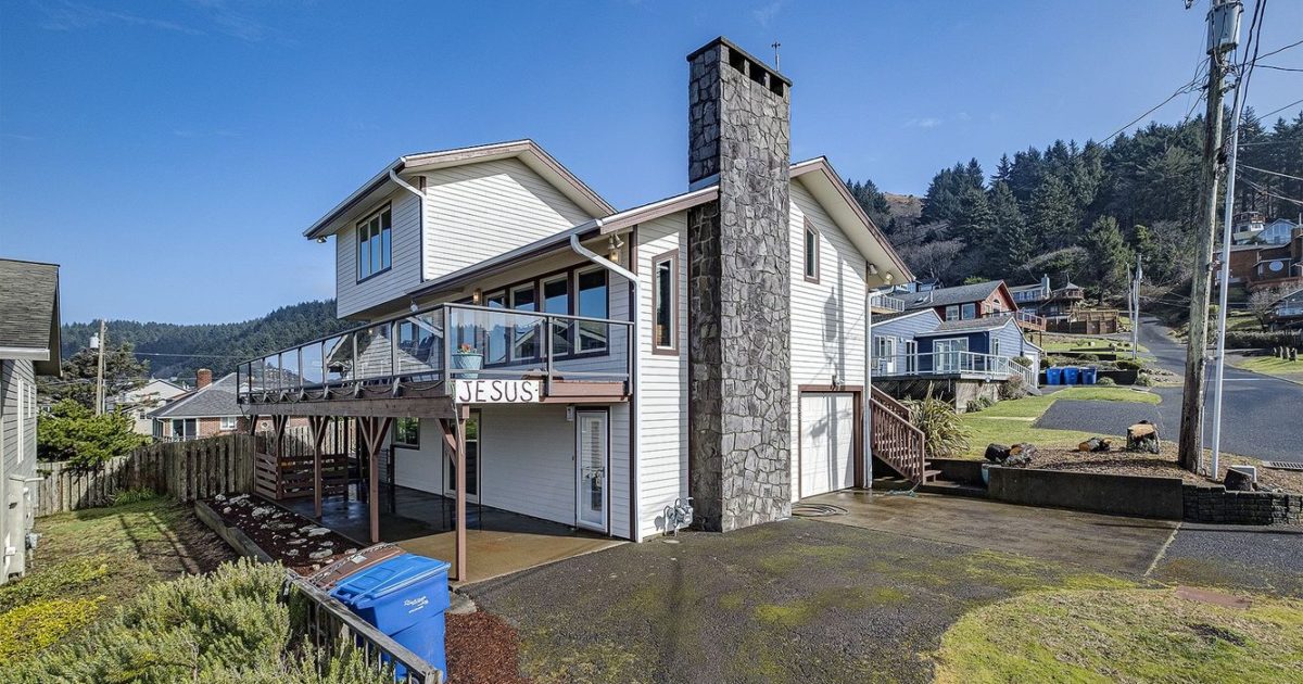 7 Oregon Ocean View Homes for Sale - Haven Lifestyles