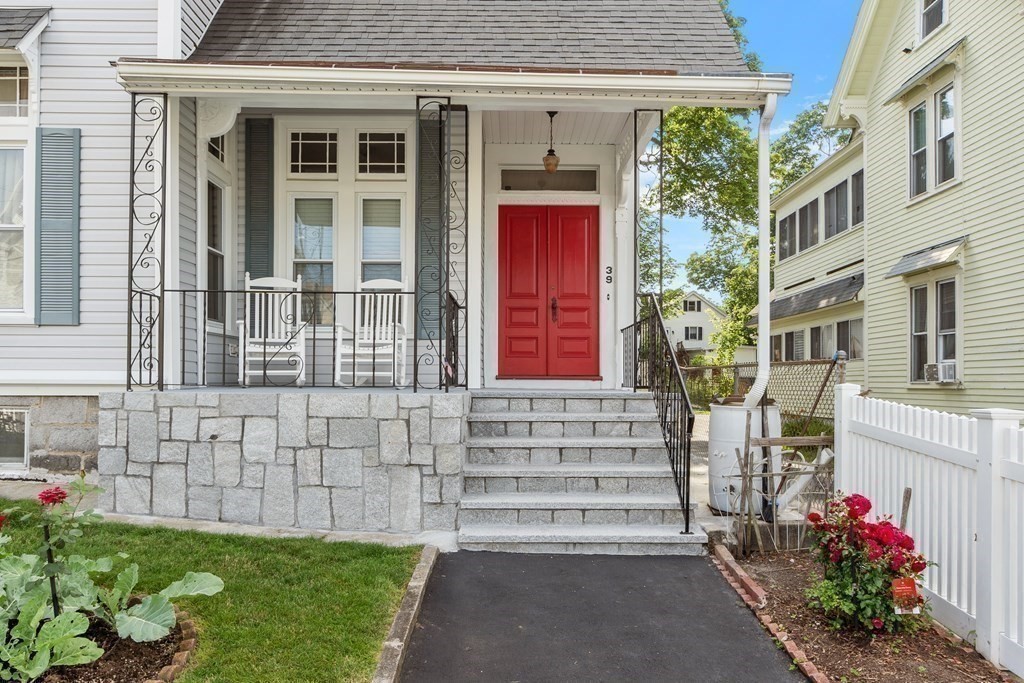 7 Stunning Homes in Massachusetts & Rhode Island for Sale - Haven ...