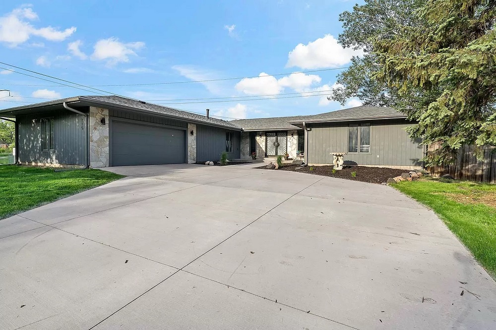 6 Entertainer Homes for Sale in Minnesota - Haven Lifestyles